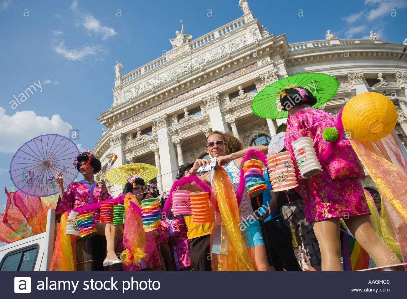 Regenbogenparade High Resolution Stock Photography and Images - Alamy