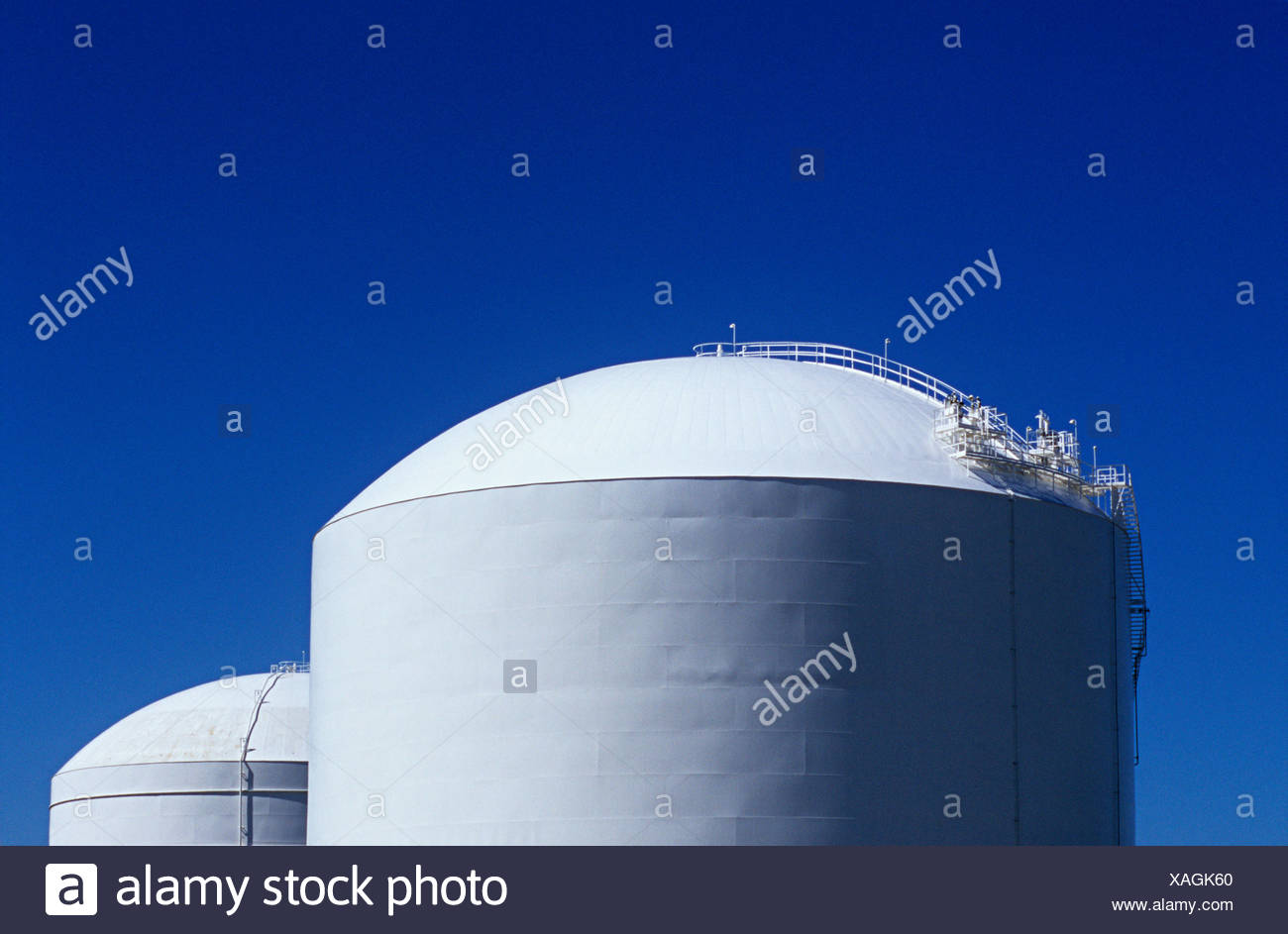 Energy Storage Tanks High Resolution Stock Photography and Images - Alamy