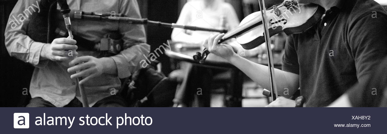 Scottish Fiddler High Resolution Stock Photography and Images - Alamy