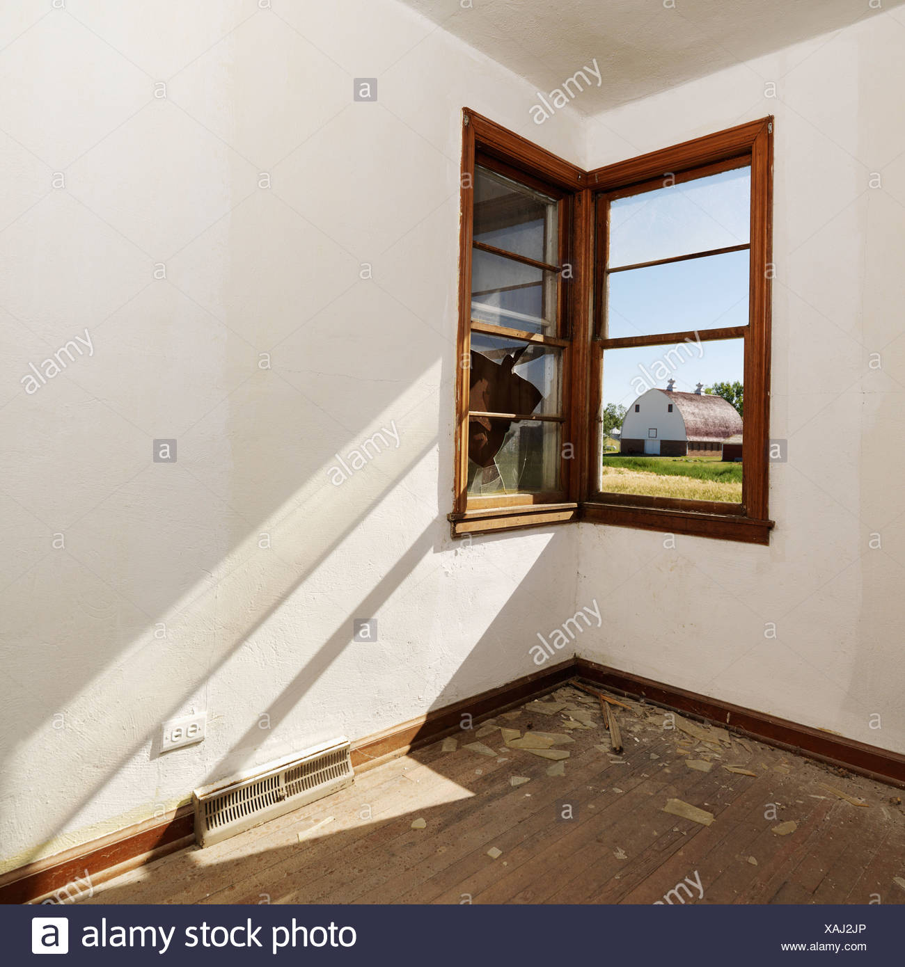 Empty Square Room High Resolution Stock Photography and Images - Alamy