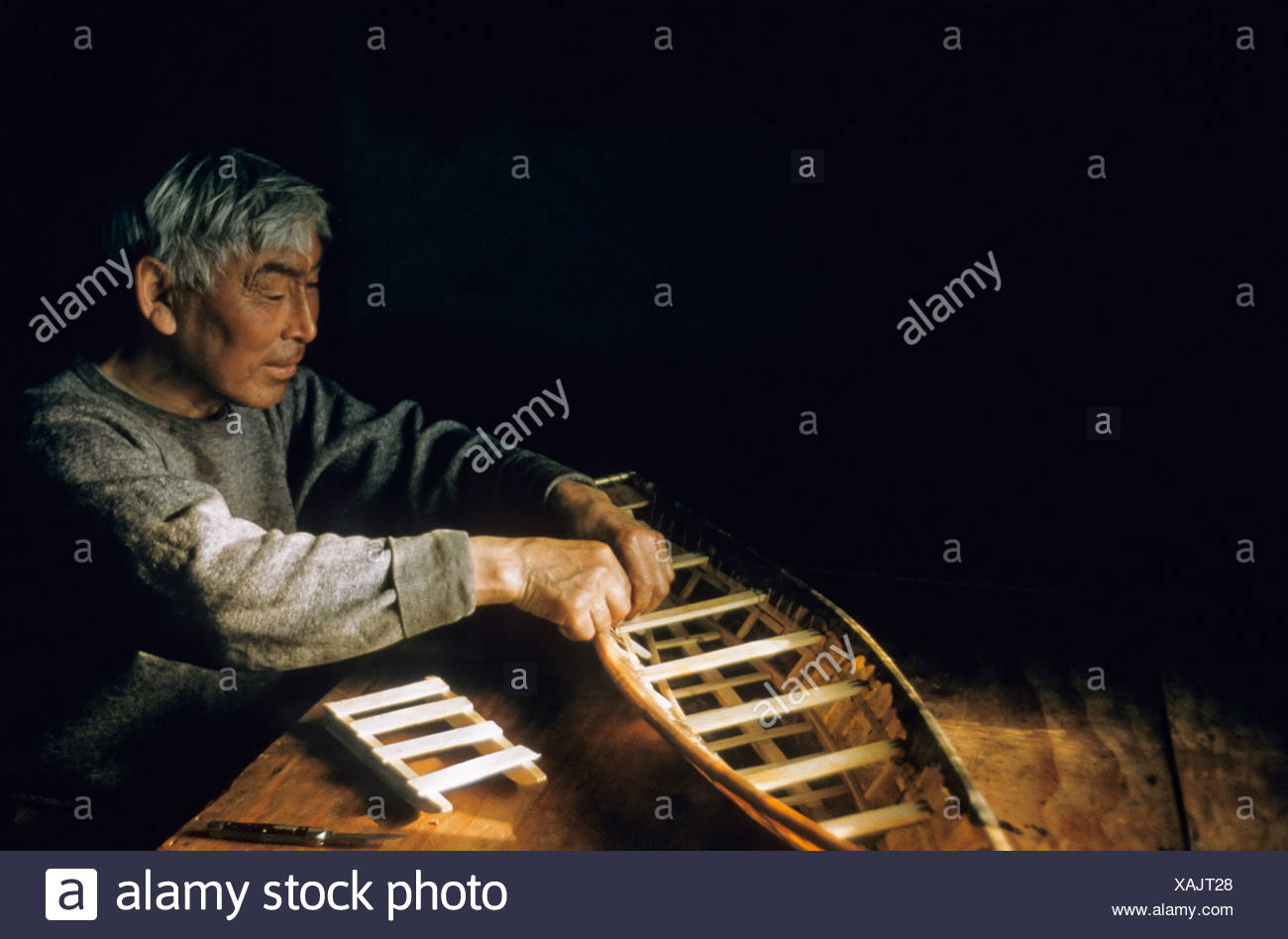 Umiak Skin Boat Stock Photos & Umiak Skin Boat Stock Images - Alamy