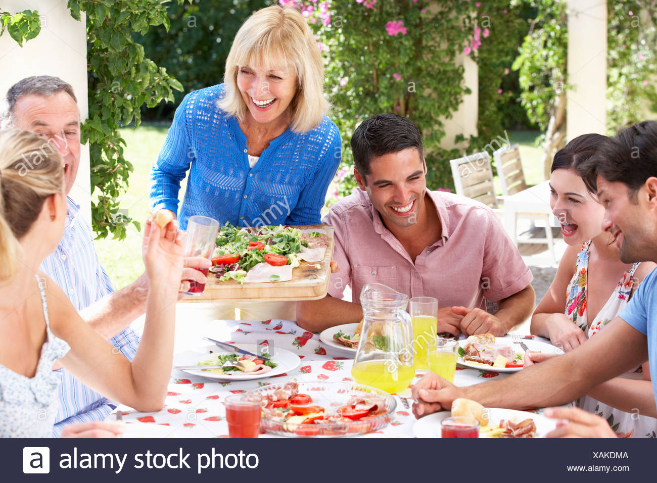 Young Couples Group High Resolution Stock Photography and Images - Alamy