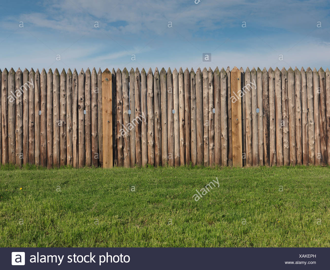 Palisade Fencing Stock Photos & Palisade Fencing Stock Images - Alamy