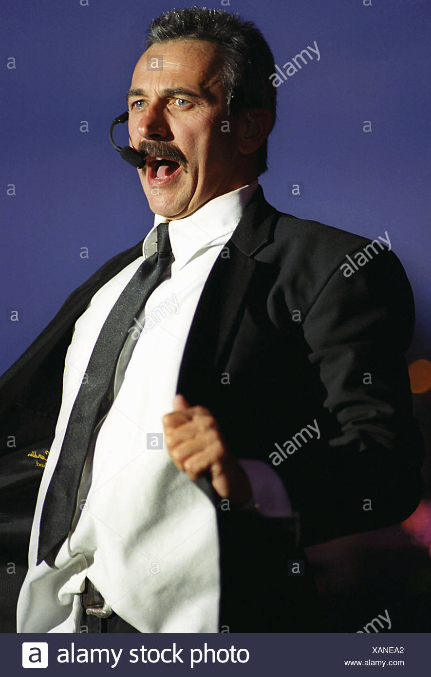 Music Singer High Resolution Stock Photography and Images - Alamy