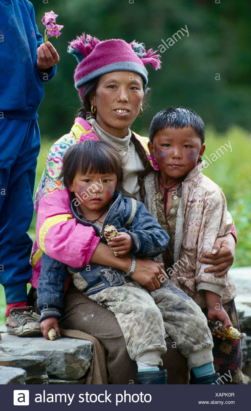 Sherpa Family High Resolution Stock Photography and Images - Alamy