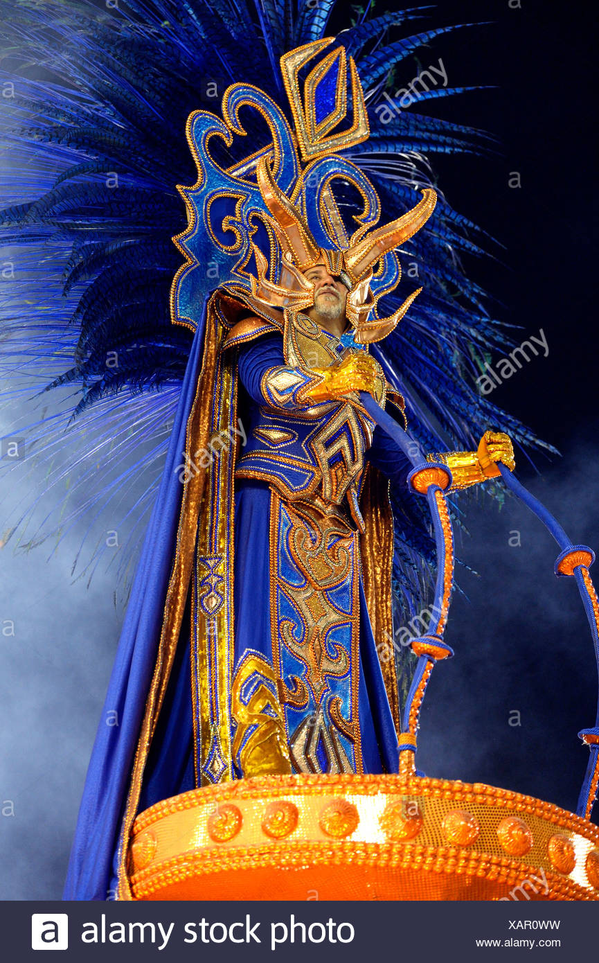 Man Rio Carnival Samba Parade Stock Photos & Man Rio Carnival Samba ...
