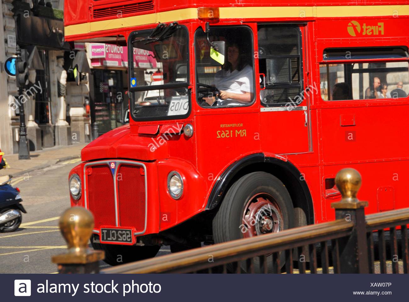 Old Bus England High Resolution Stock Photography and Images - Alamy