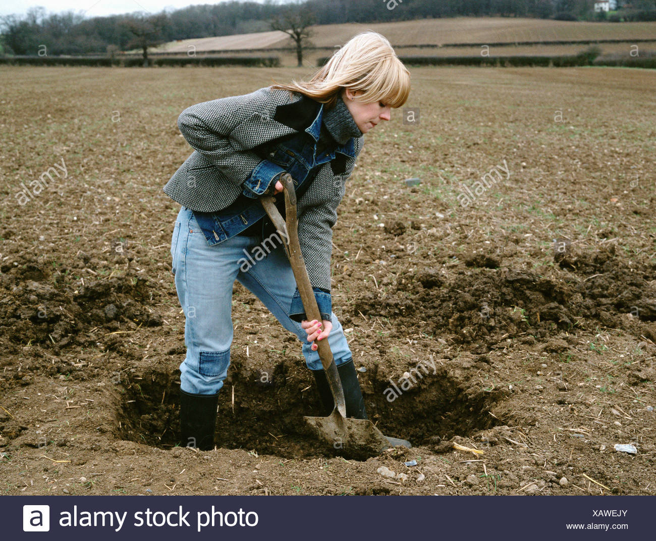 Digging A Hole Stock Photos & Digging A Hole Stock Images - Alamy