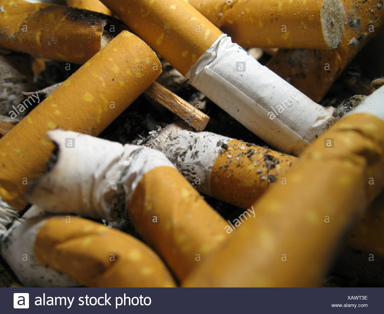 Cork Tipped Cigarettes High Resolution Stock Photography and Images - Alamy