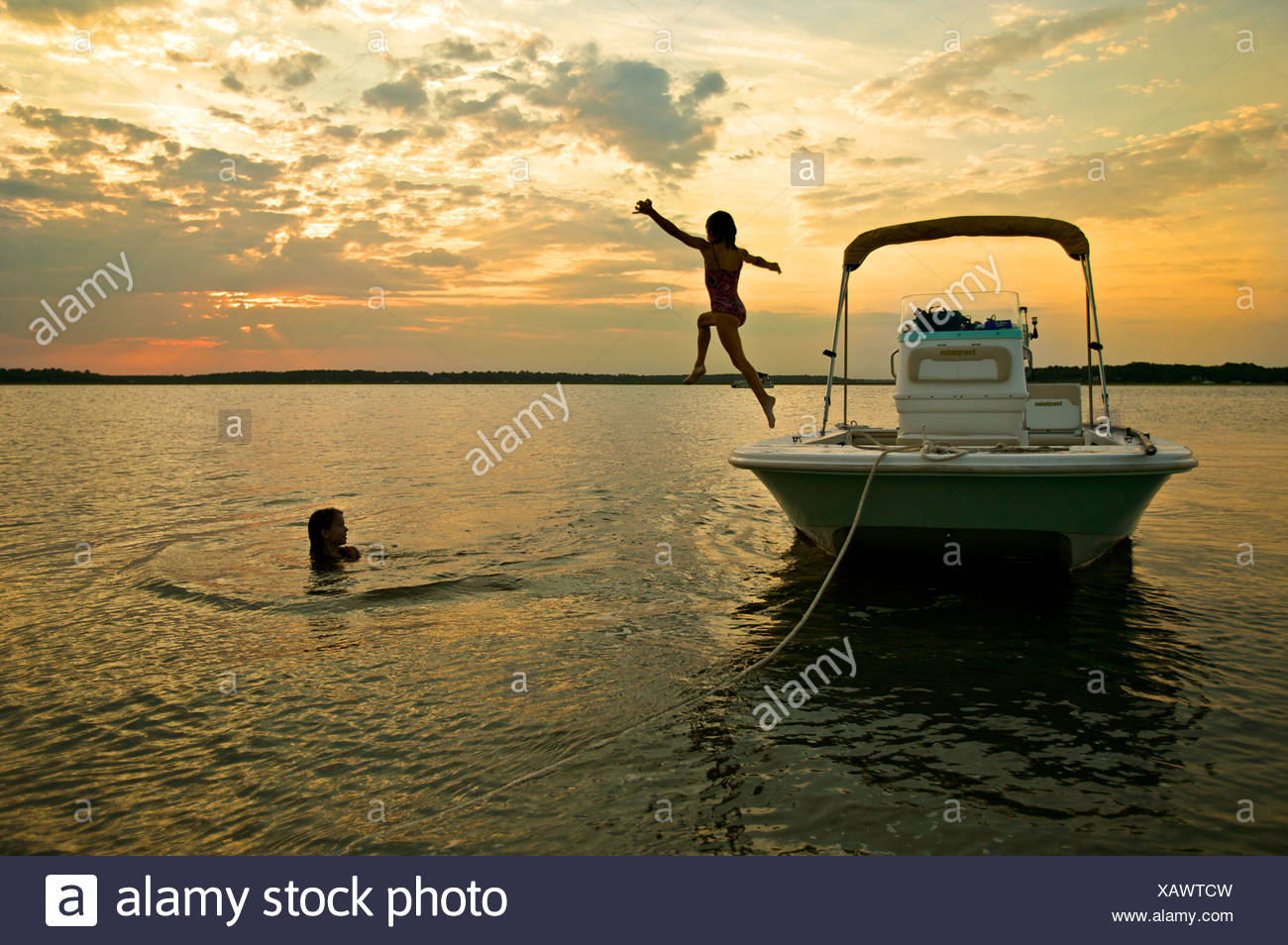 Jumping Off Boat Stock Photos & Jumping Off Boat Stock Images - Alamy