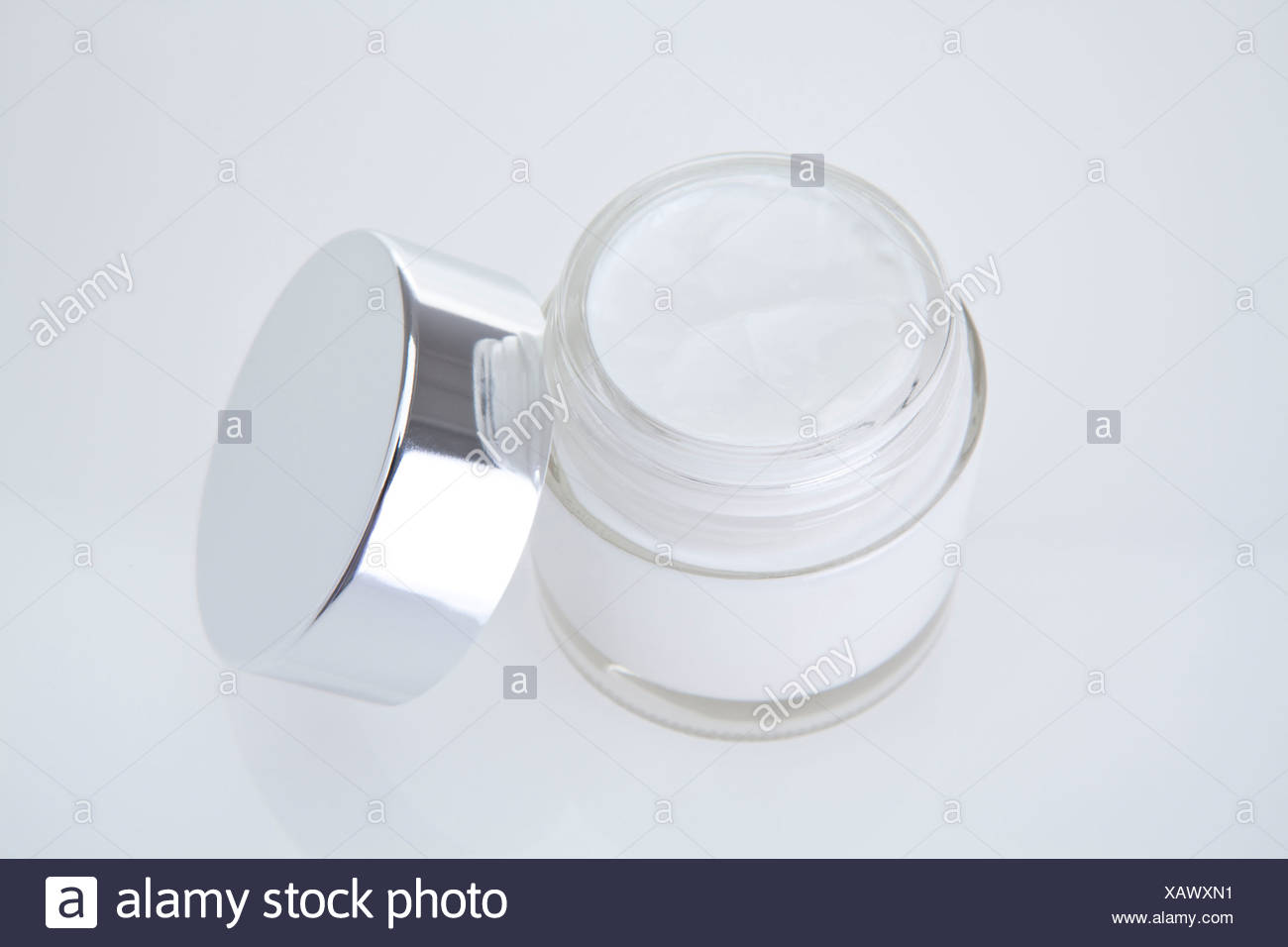 Moisturizer Stock Photos & Moisturizer Stock Images - Alamy