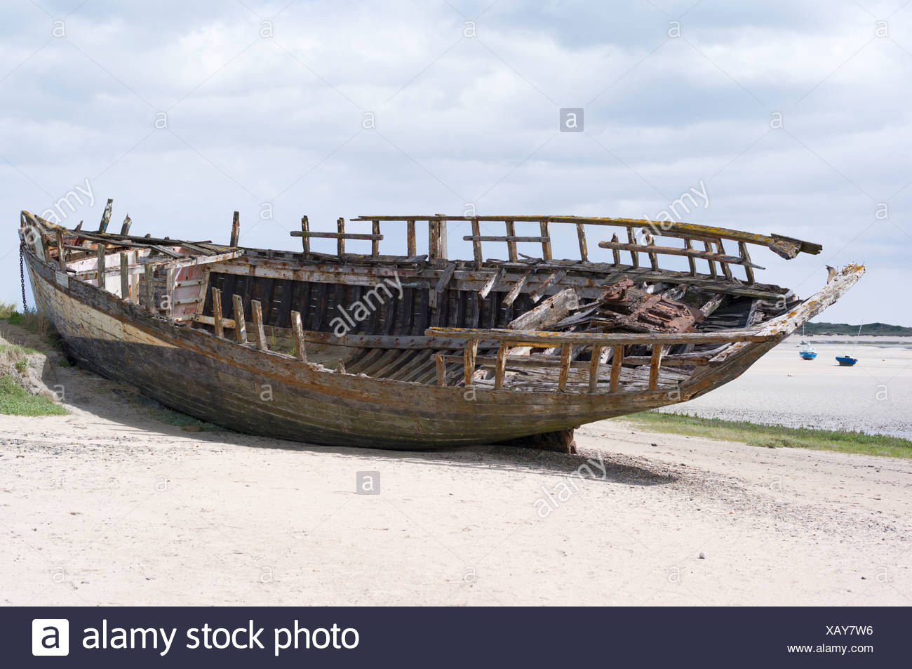Boat Stranded On Beach High Resolution Stock Photography and Images - Alamy