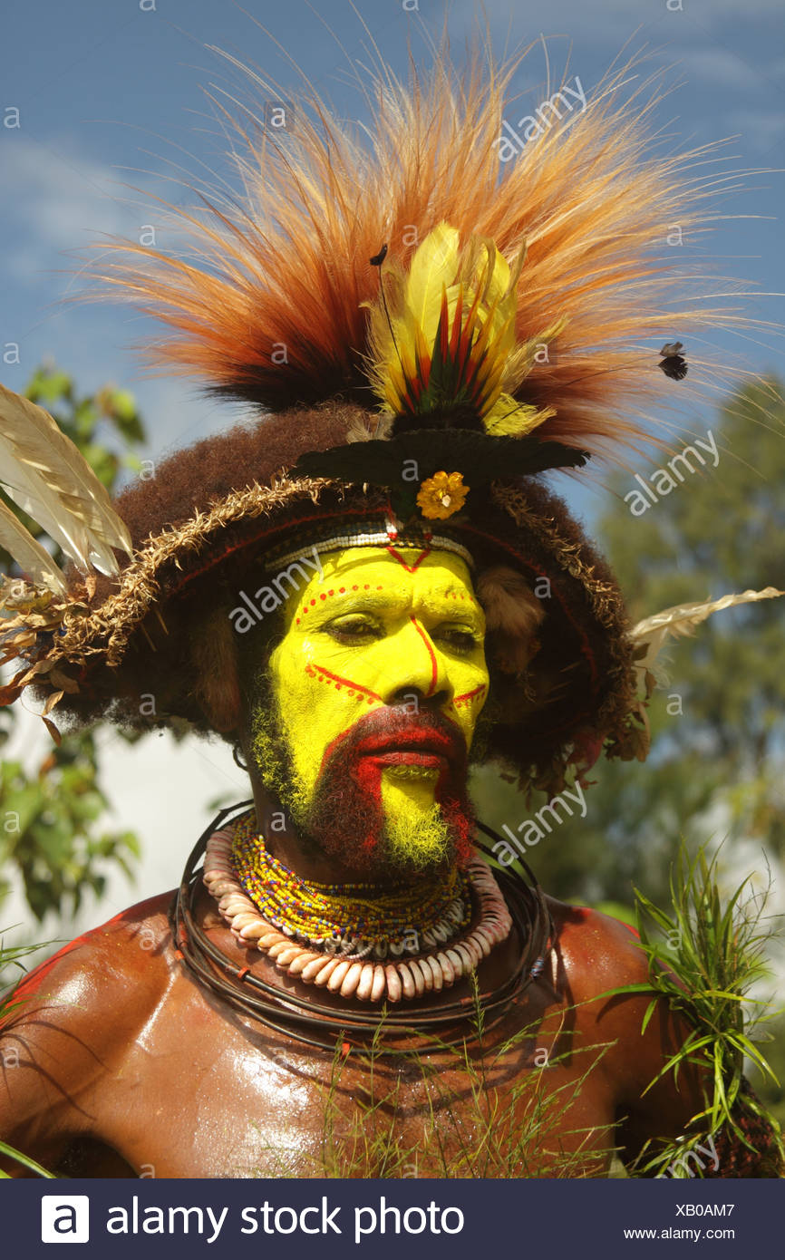 Tari Tribesman Papua New Guinea High Resolution Stock Photography and ...