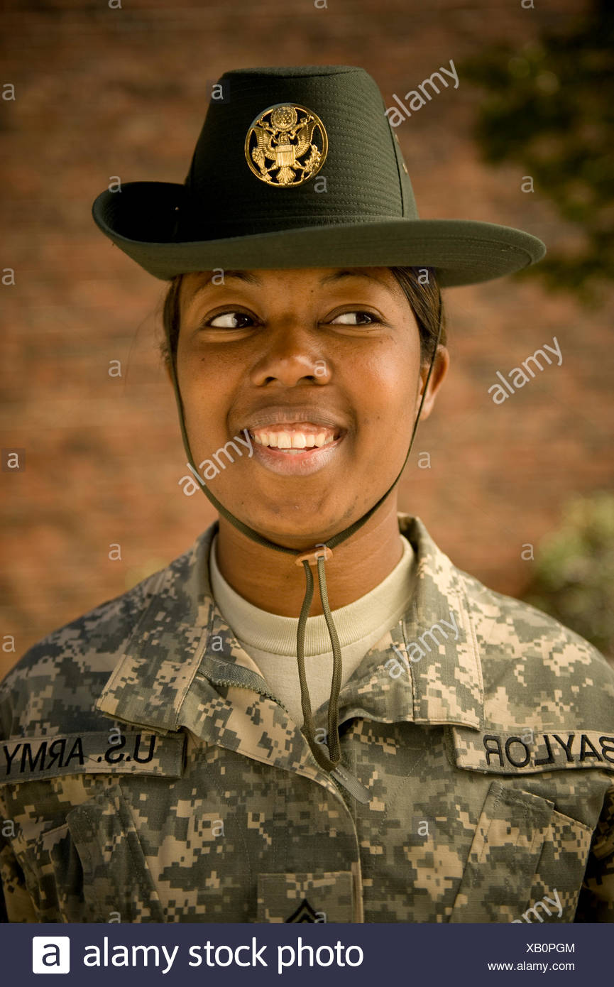 Army Sergeant Standing High Resolution Stock Photography and Images - Alamy