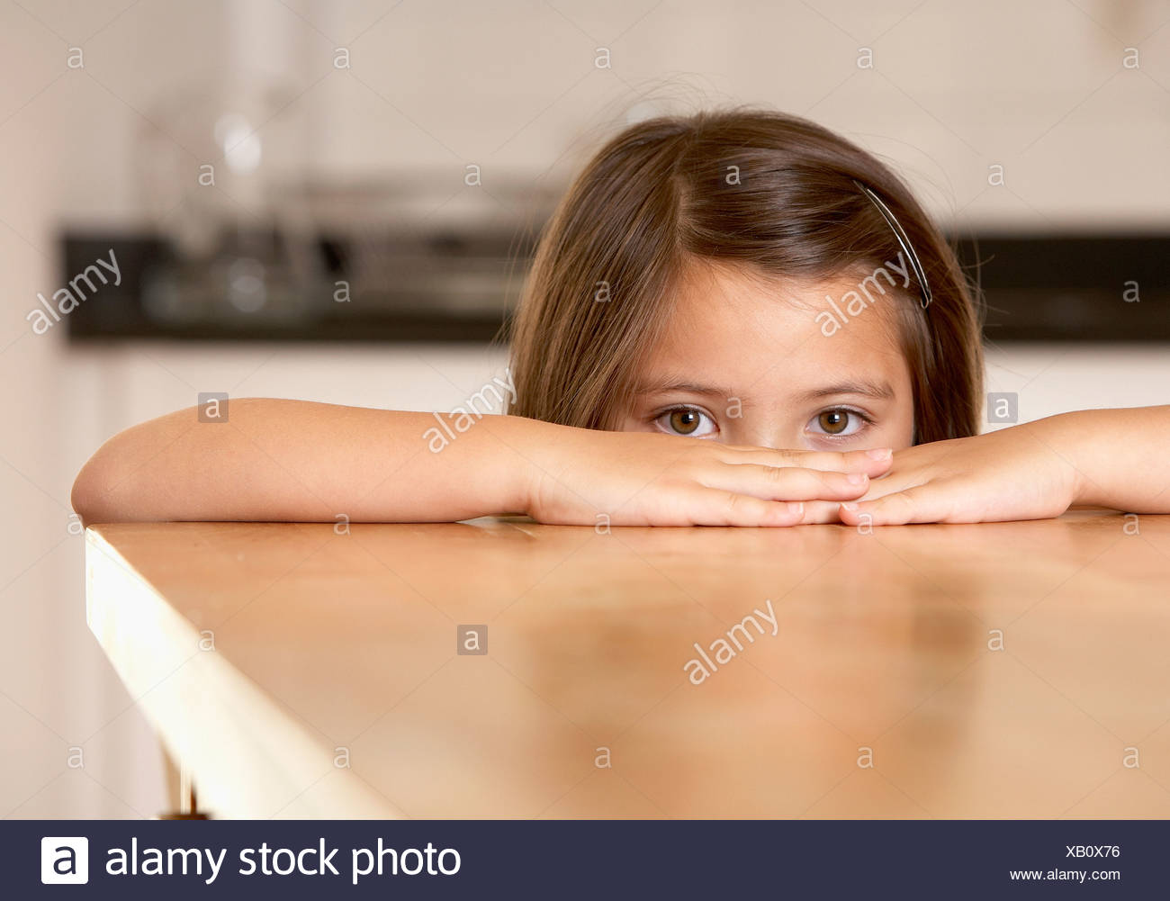 Peeking Inside Stock Photos & Peeking Inside Stock Images - Alamy