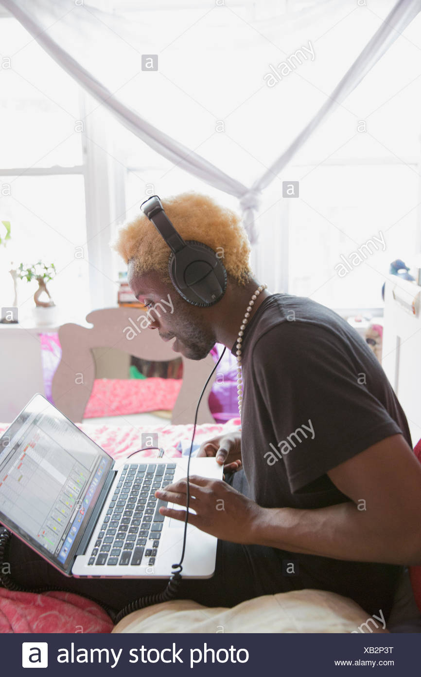 Typing Stock Photos & Typing Stock Images - Alamy