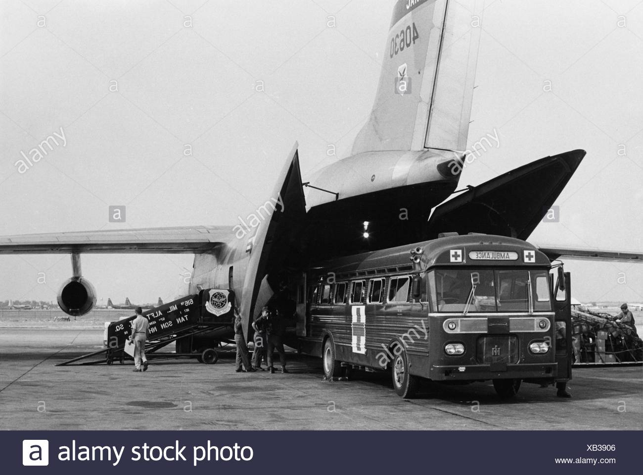 C 141 Starlifter Aircraft High Resolution Stock Photography and Images ...