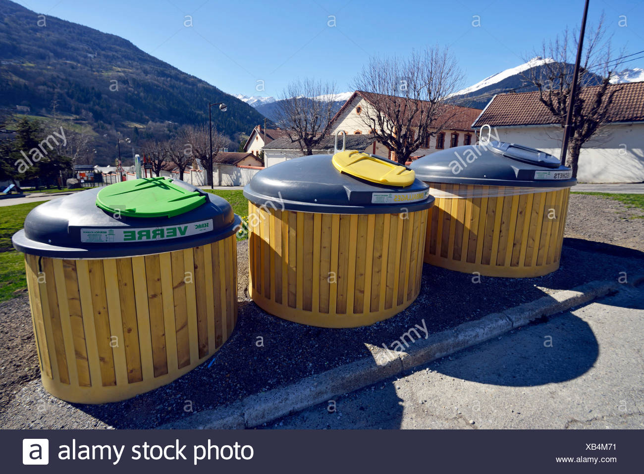 Sorting Dustbins High Resolution Stock Photography and Images - Alamy