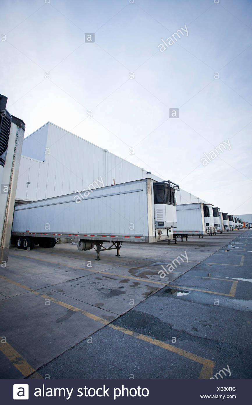 Loading Dock Truck High Resolution Stock Photography and Images - Alamy