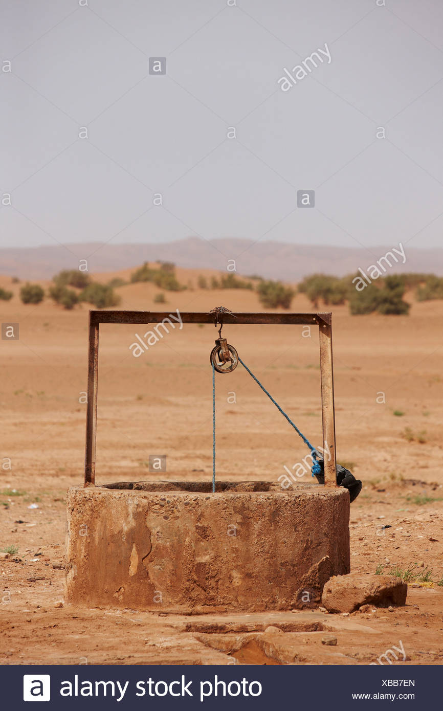 Well Water Rope And Pulley High Resolution Stock Photography and Images ...