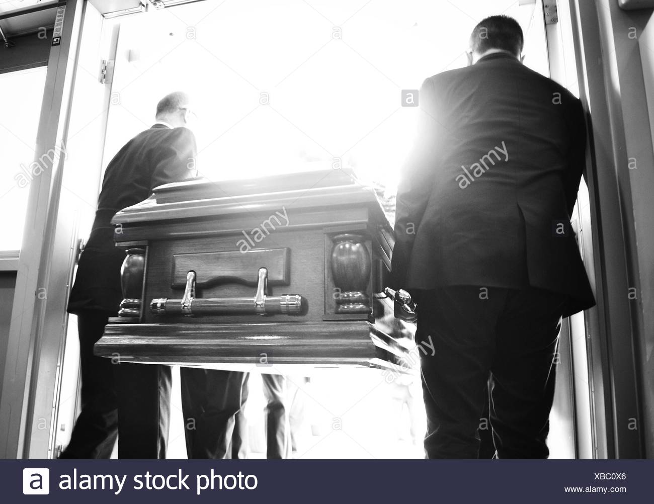 People Mourning Coffin High Resolution Stock Photography and Images - Alamy