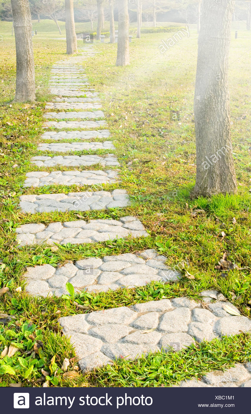 Pebble Stone Path Walkway Stock Photos & Pebble Stone Path Walkway ...