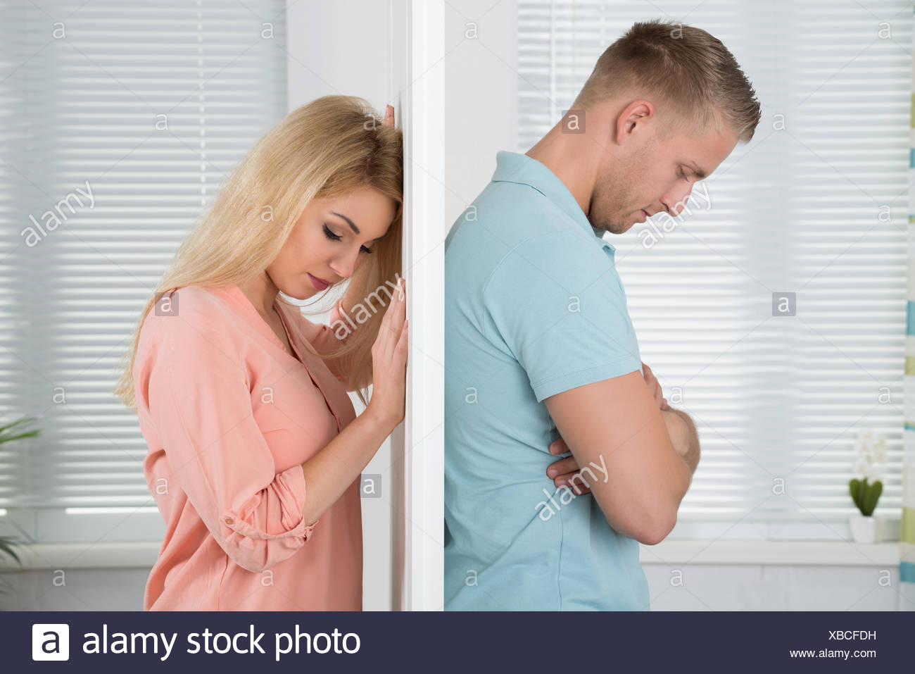 People Ignoring Each Other High Resolution Stock Photography and Images - Alamy