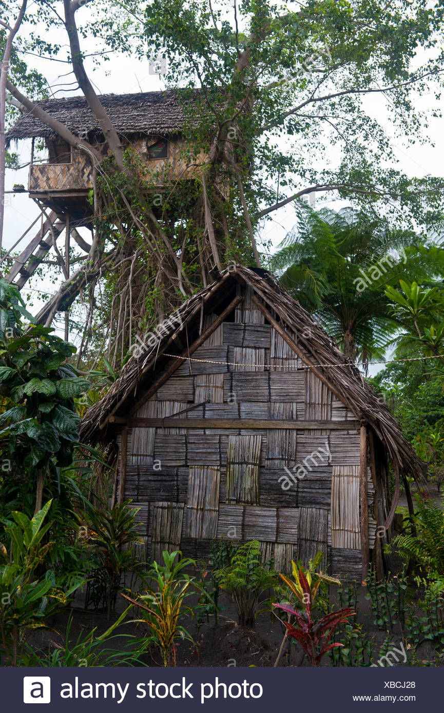 Simple Tree House High Resolution Stock Photography and Images - Alamy