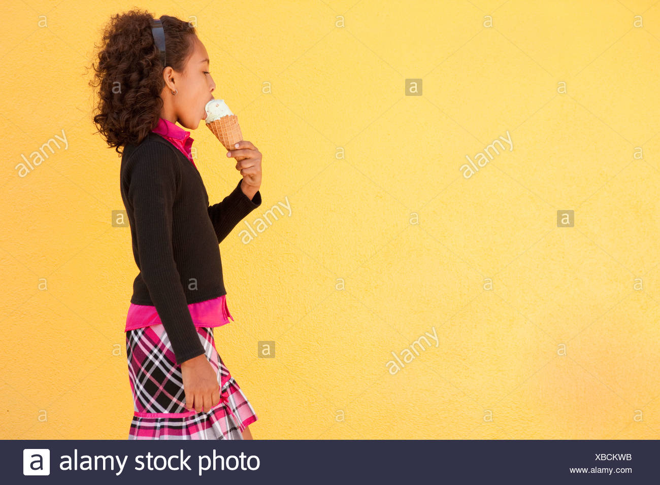 Tween Eating Ice Cream Stock Photos & Tween Eating Ice Cream Stock ...