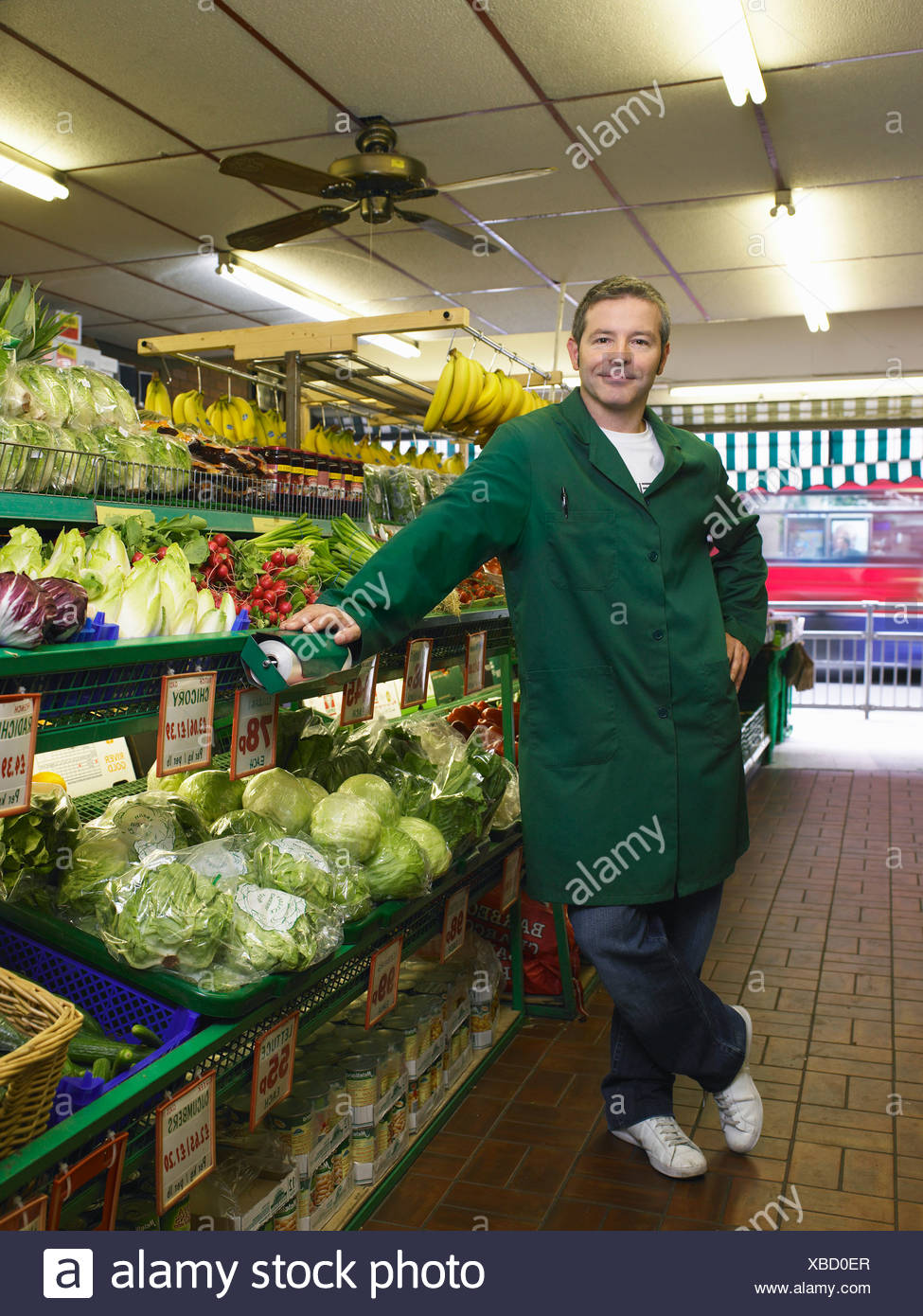 Grocer High Resolution Stock Photography and Images - Alamy