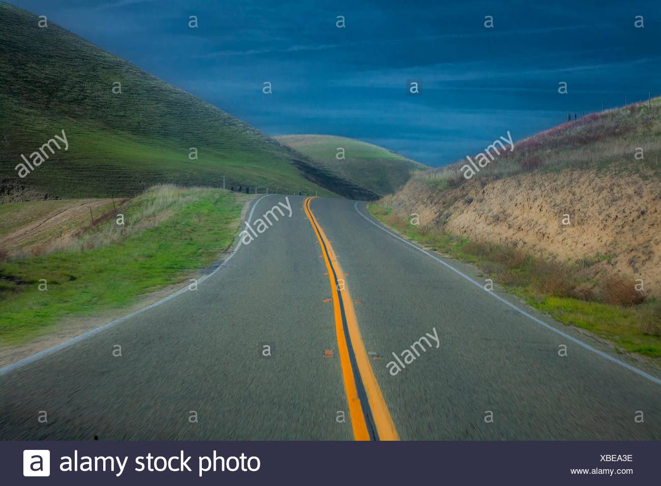 Two Lane Road Stock Photos & Two Lane Road Stock Images - Alamy