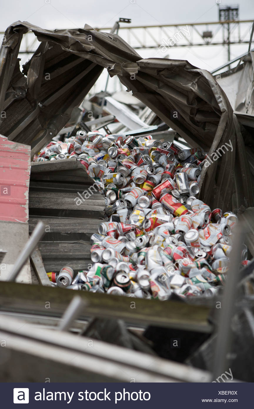 Tin Beer Cans High Resolution Stock Photography and Images - Alamy