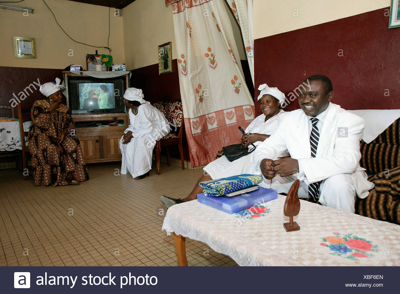 Kamerunische Familie High Resolution Stock Photography and Images - Alamy