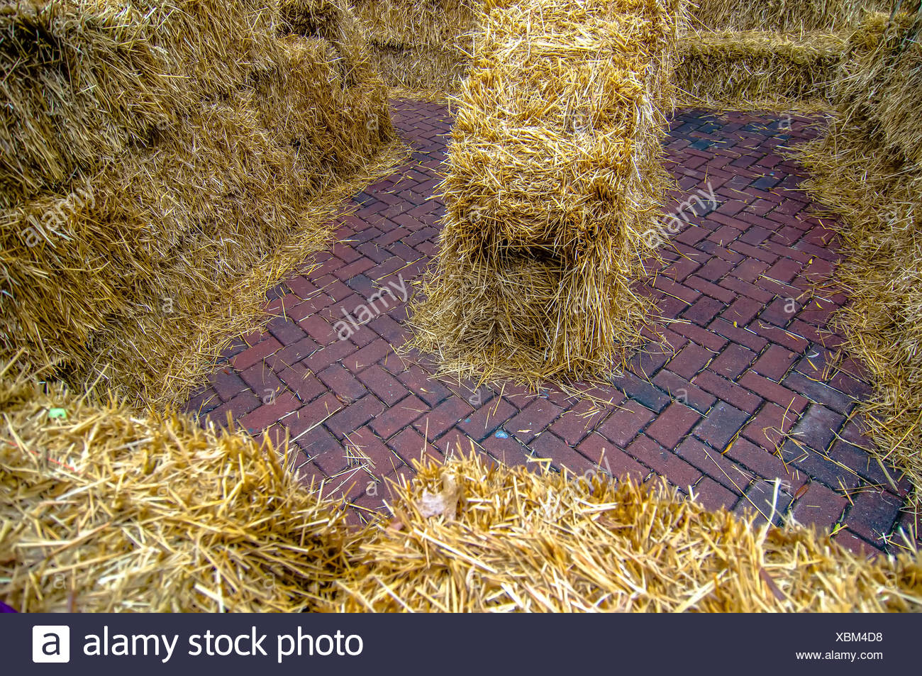 Hay Bale Maze High Resolution Stock Photography and Images - Alamy