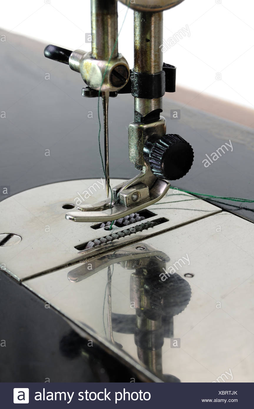 Ancient Old Sewing Machine Stock Photos & Ancient Old Sewing Machine ...
