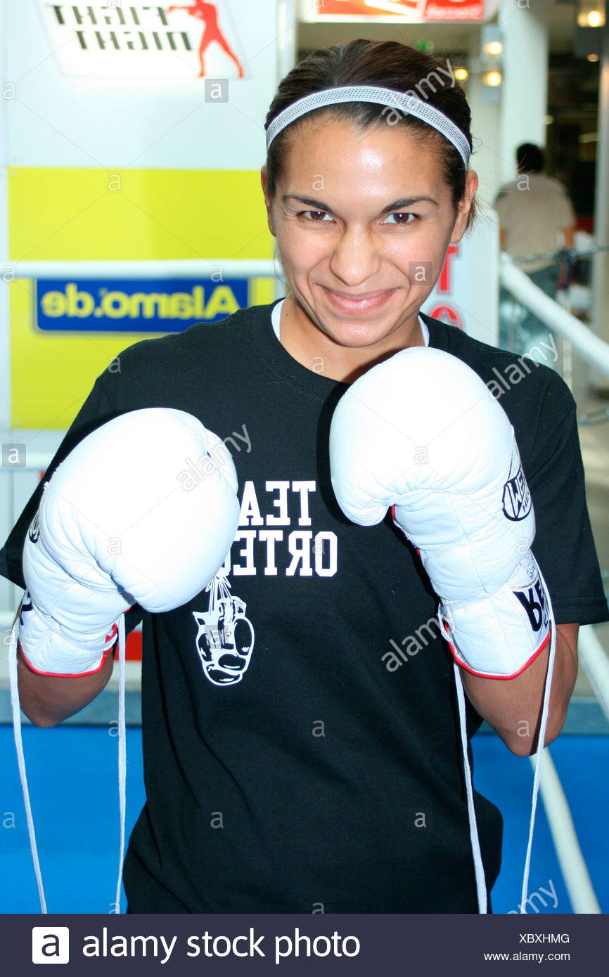 Pro Boxing High Resolution Stock Photography and Images - Alamy