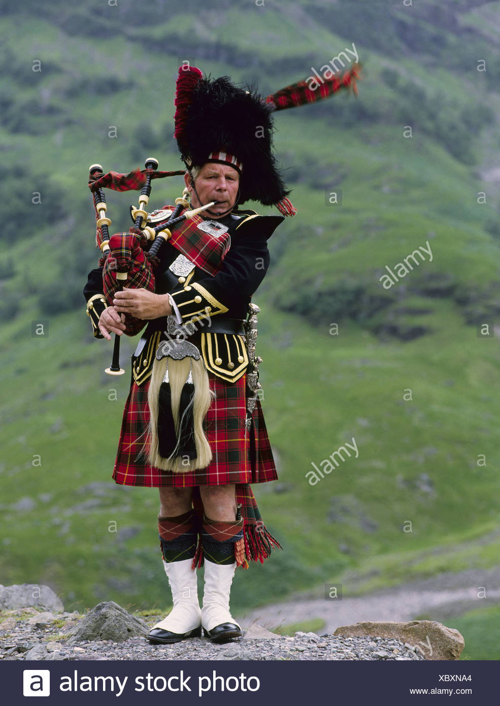 Playing The Bagpipe High Resolution Stock Photography and Images - Alamy