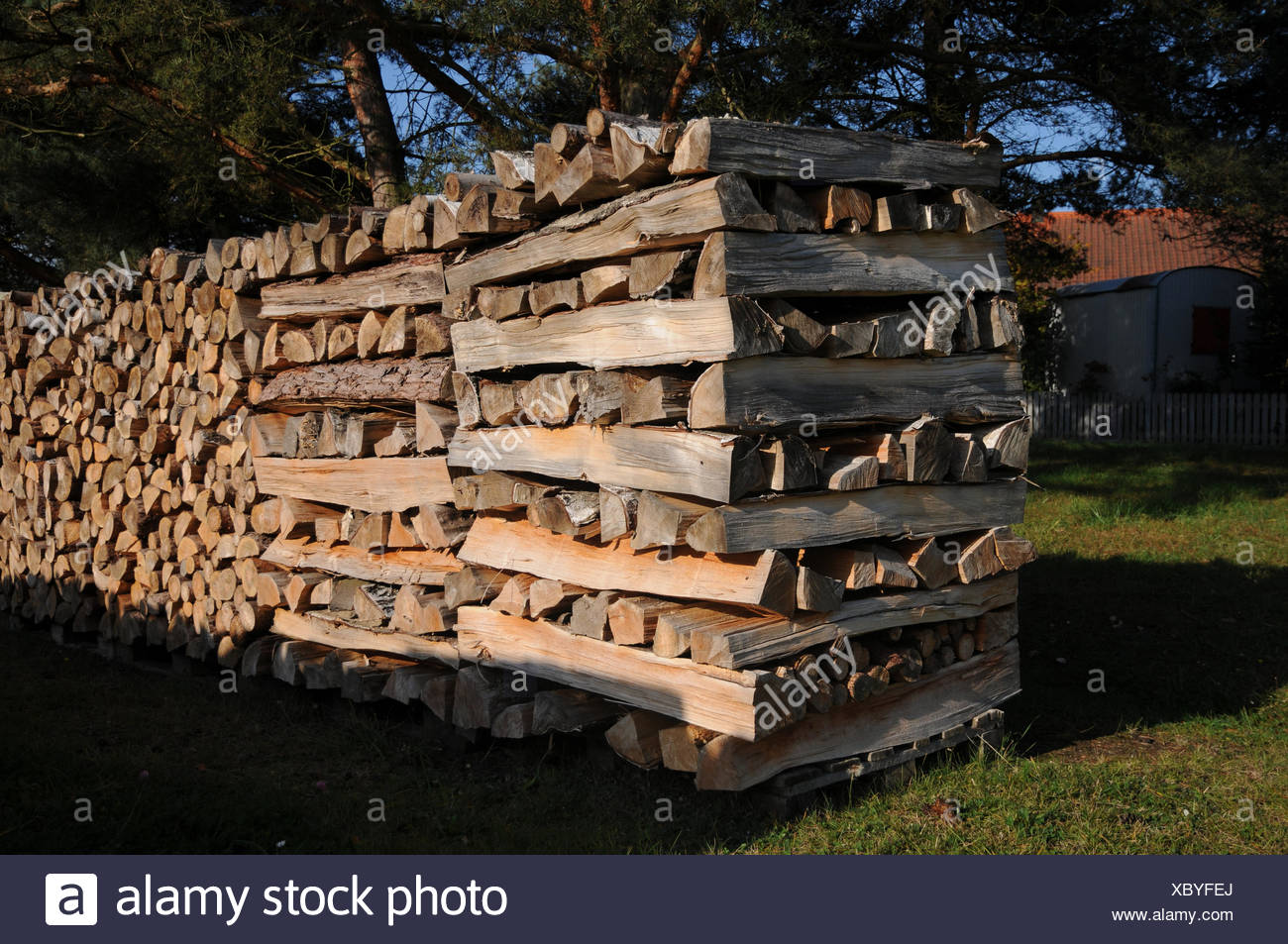 Holzscheit High Resolution Stock Photography and Images - Alamy