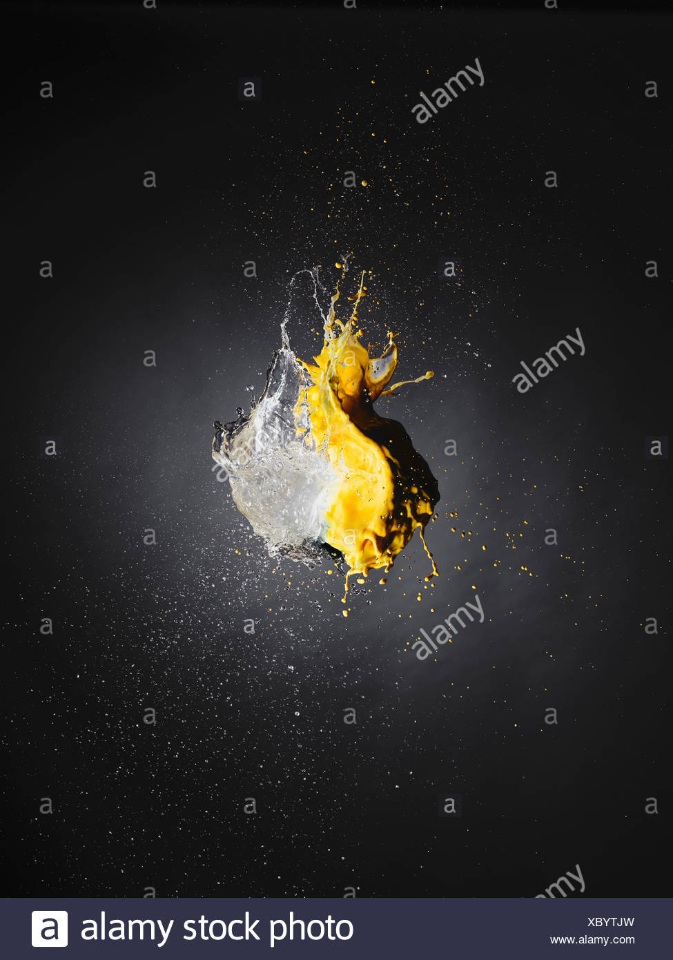 Exploding Stock Photos & Exploding Stock Images - Alamy