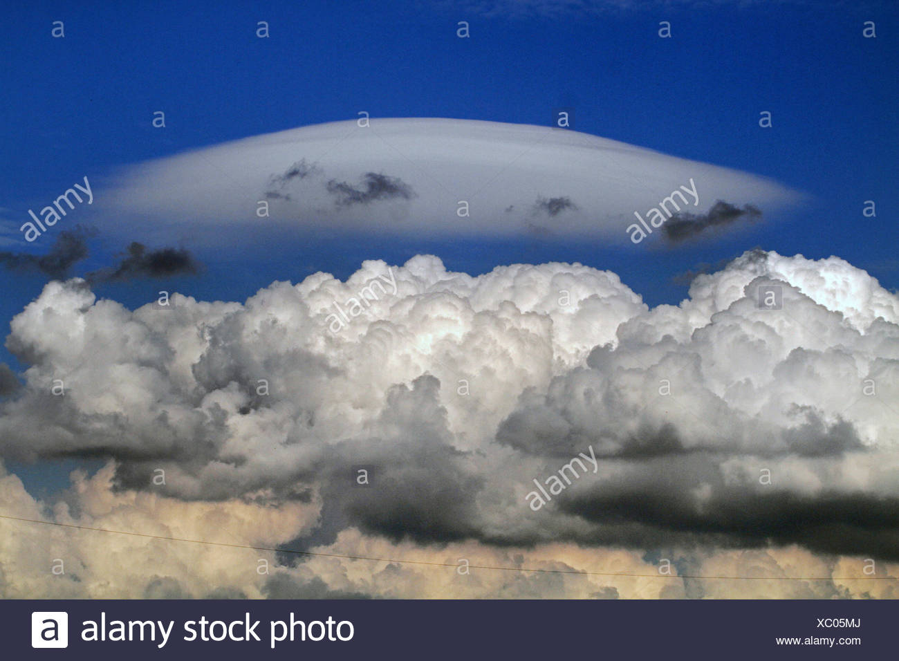 Altocumulus Lenticularis High Resolution Stock Photography and Images ...