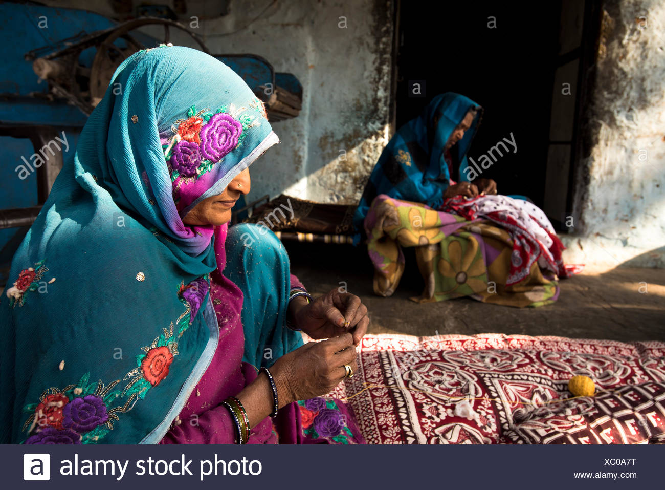 Indian Women Colorful Clothing High Resolution Stock Photography and ...