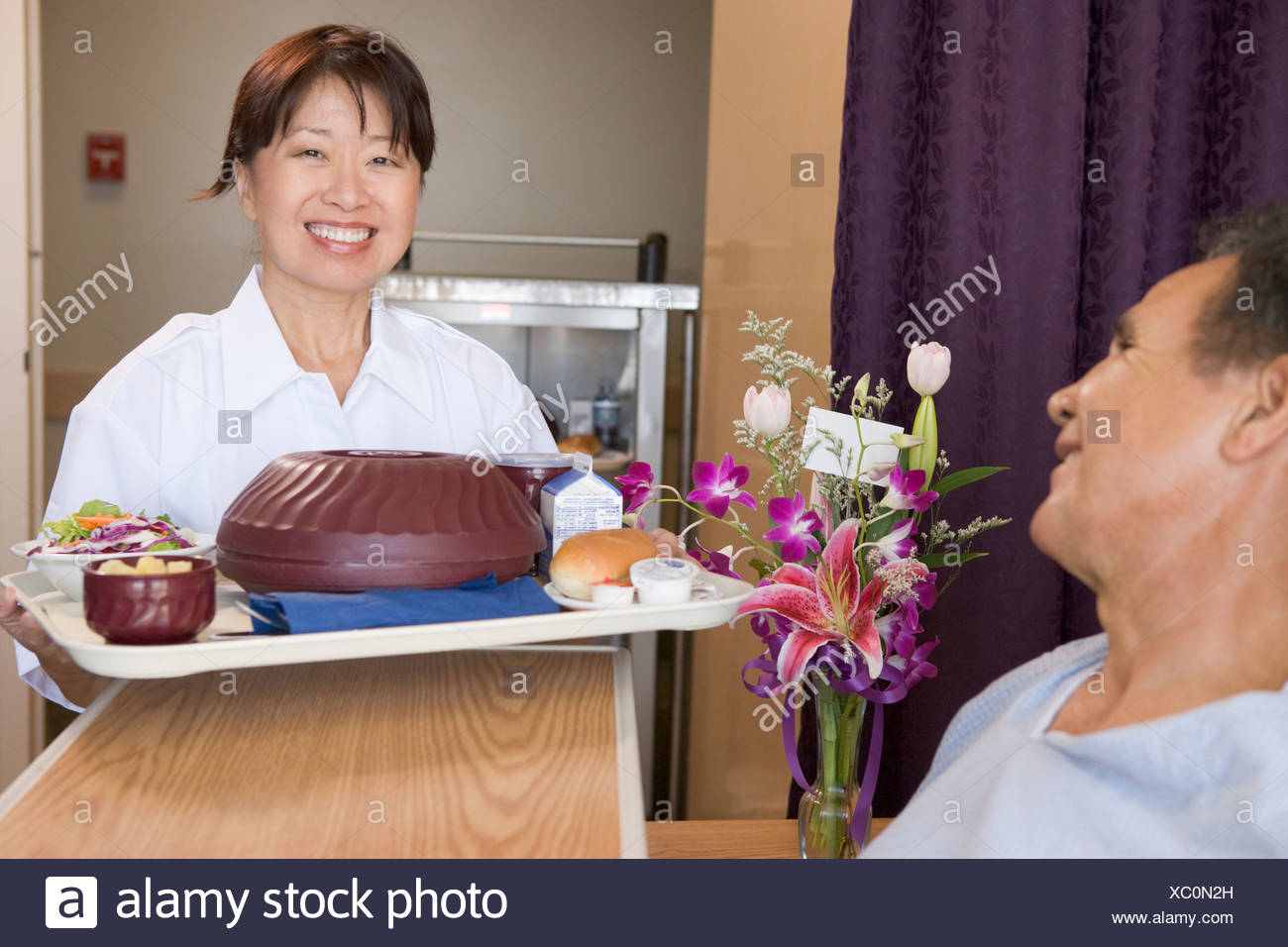 Hospital Meal Woman High Resolution Stock Photography and Images - Alamy