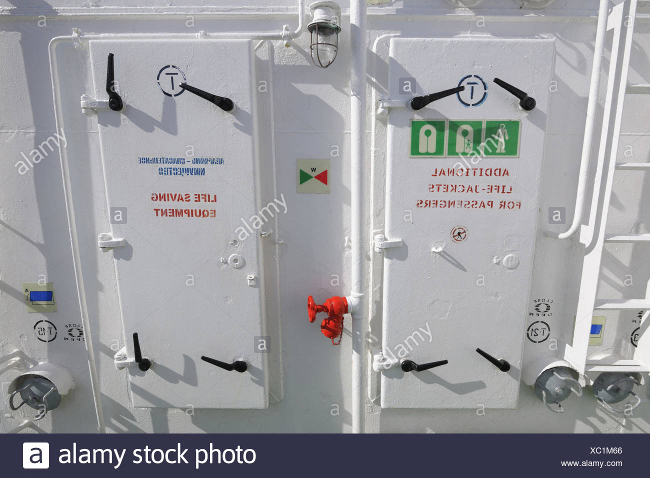 Bulkhead Ship High Resolution Stock Photography and Images - Alamy