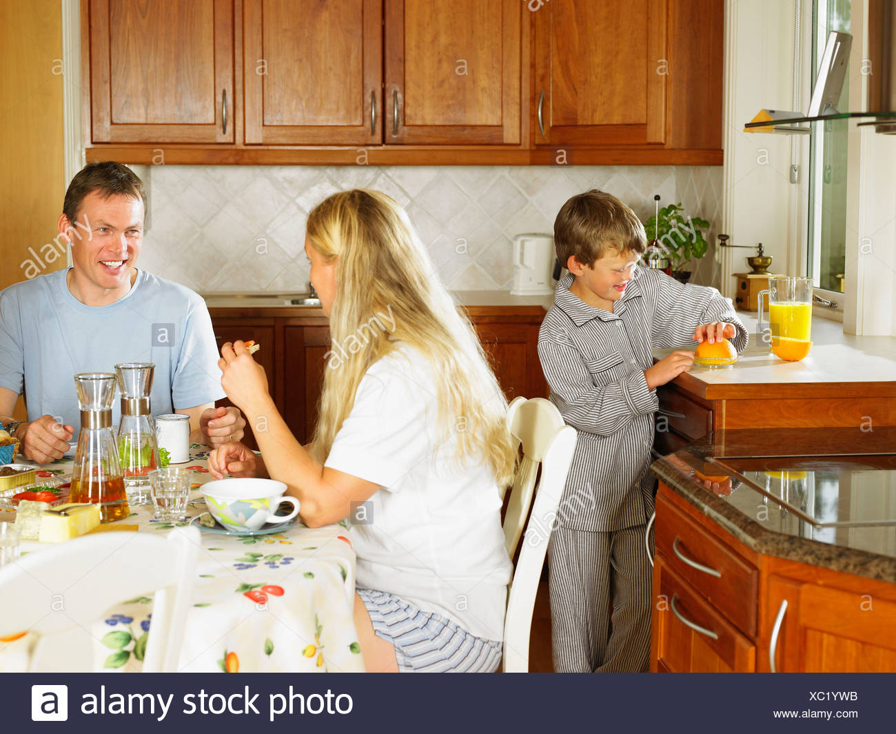 Europe Family Eating High Resolution Stock Photography and Images - Alamy