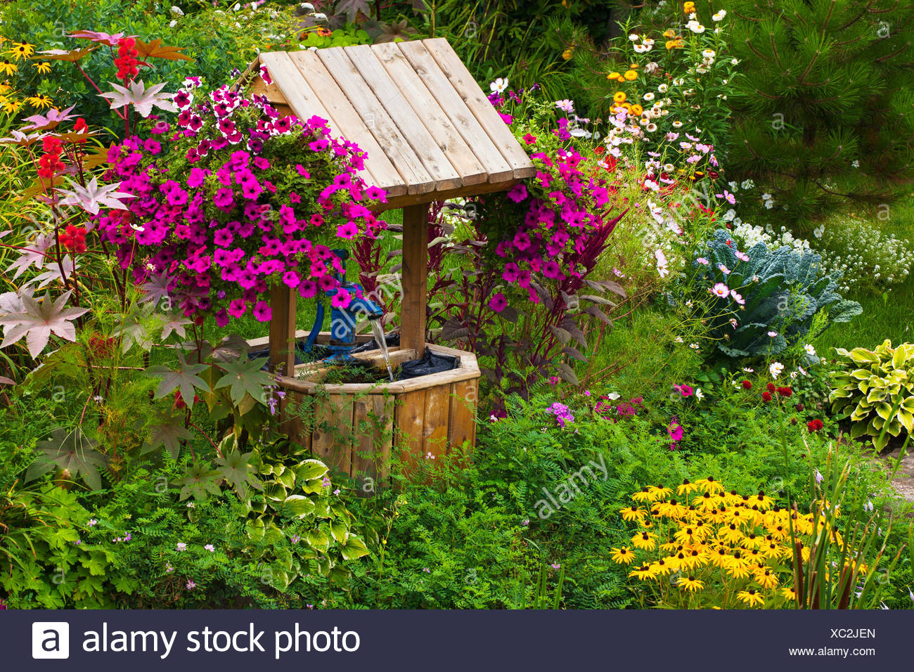 Wishing Well Garden High Resolution Stock Photography and Images - Alamy