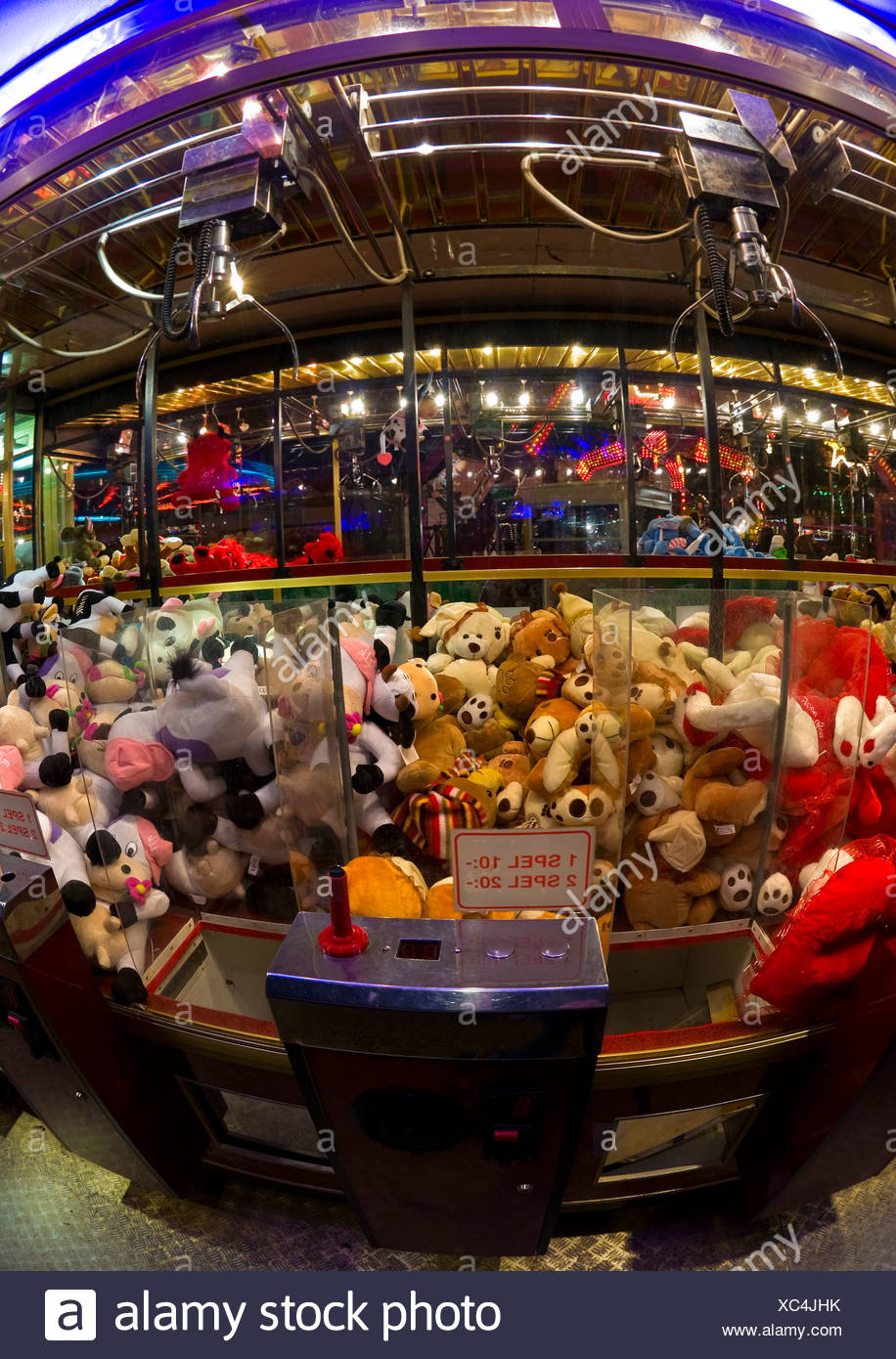 Funfair Mirrors High Resolution Stock Photography and Images - Alamy