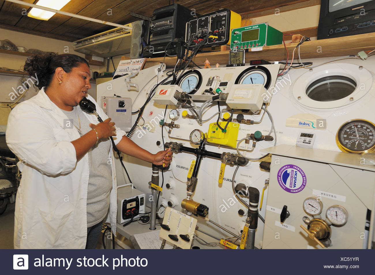Recompression Chamber High Resolution Stock Photography and Images - Alamy