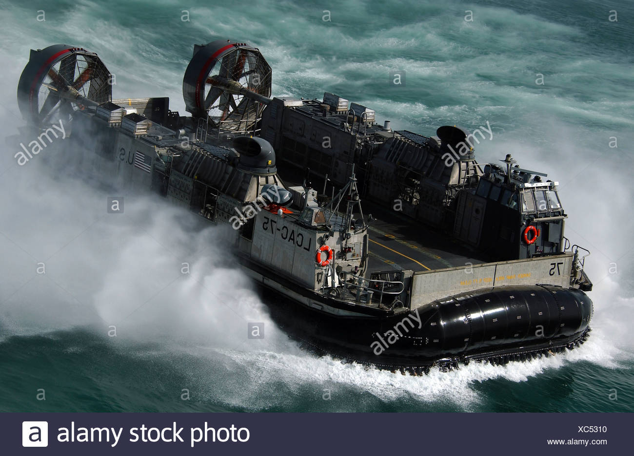 Landing Craft Air Cushioned Vehicle High Resolution Stock Photography ...