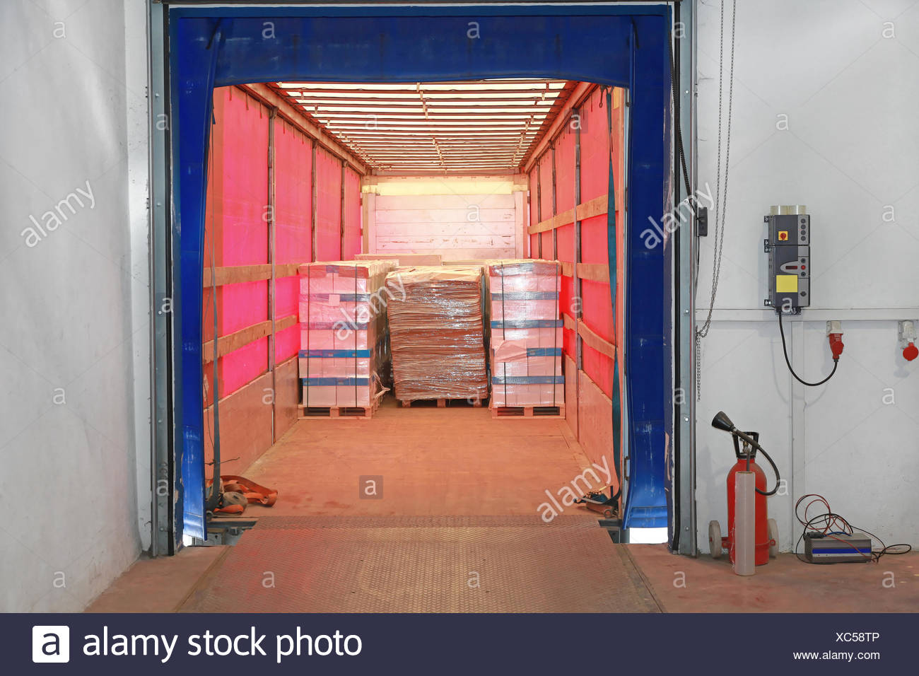 Loading Lorry Pallet High Resolution Stock Photography and Images - Alamy