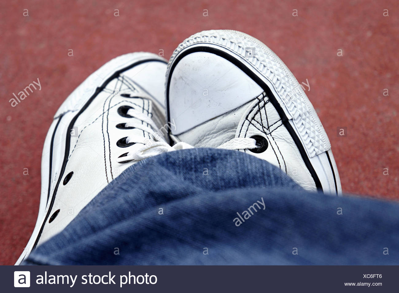 Converse Legs Stock Photos & Converse Legs Stock Images - Alamy